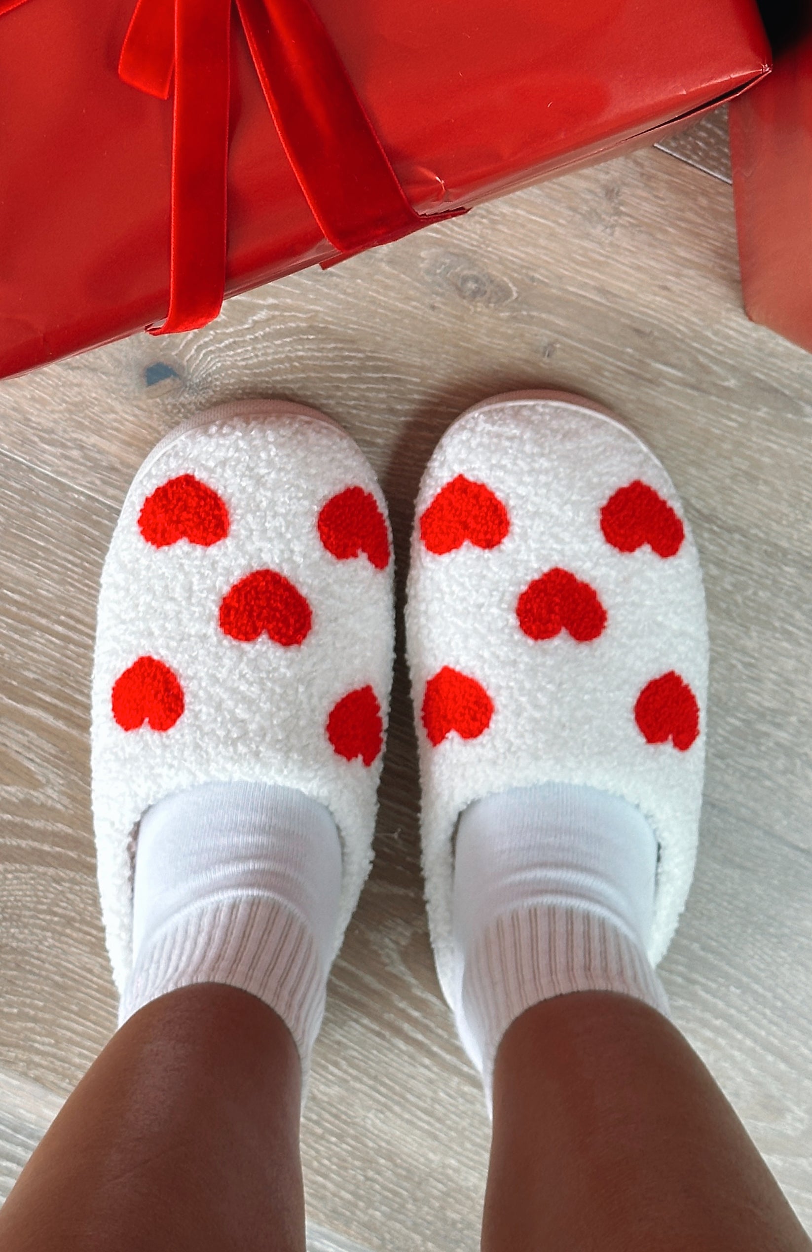 Comfy Cosy Slippers White/Red | White Fox Boutique