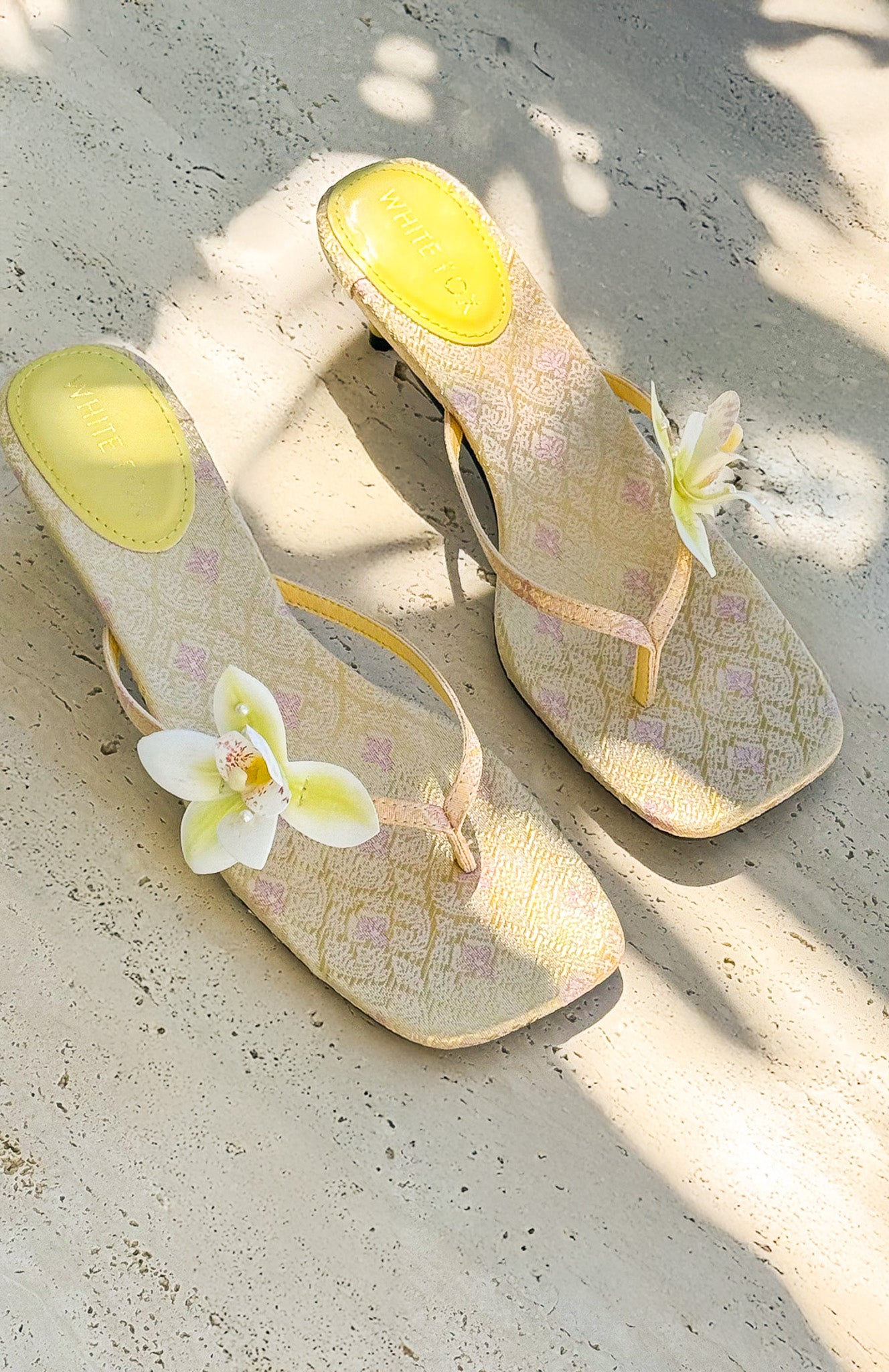 Rhea Orchid Thong Mules Lemon | White Fox Boutique